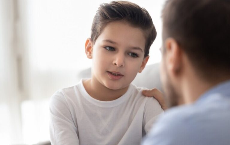 Mengenal Dekat Tanda Autisme pada Anak: Panduan Lengkap